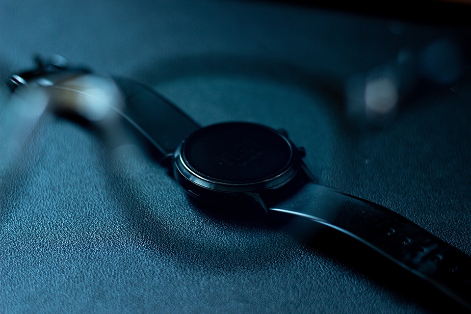 Tick-Tock Tech: How Smartwatches are Revolutionizing Health and Fitness ...